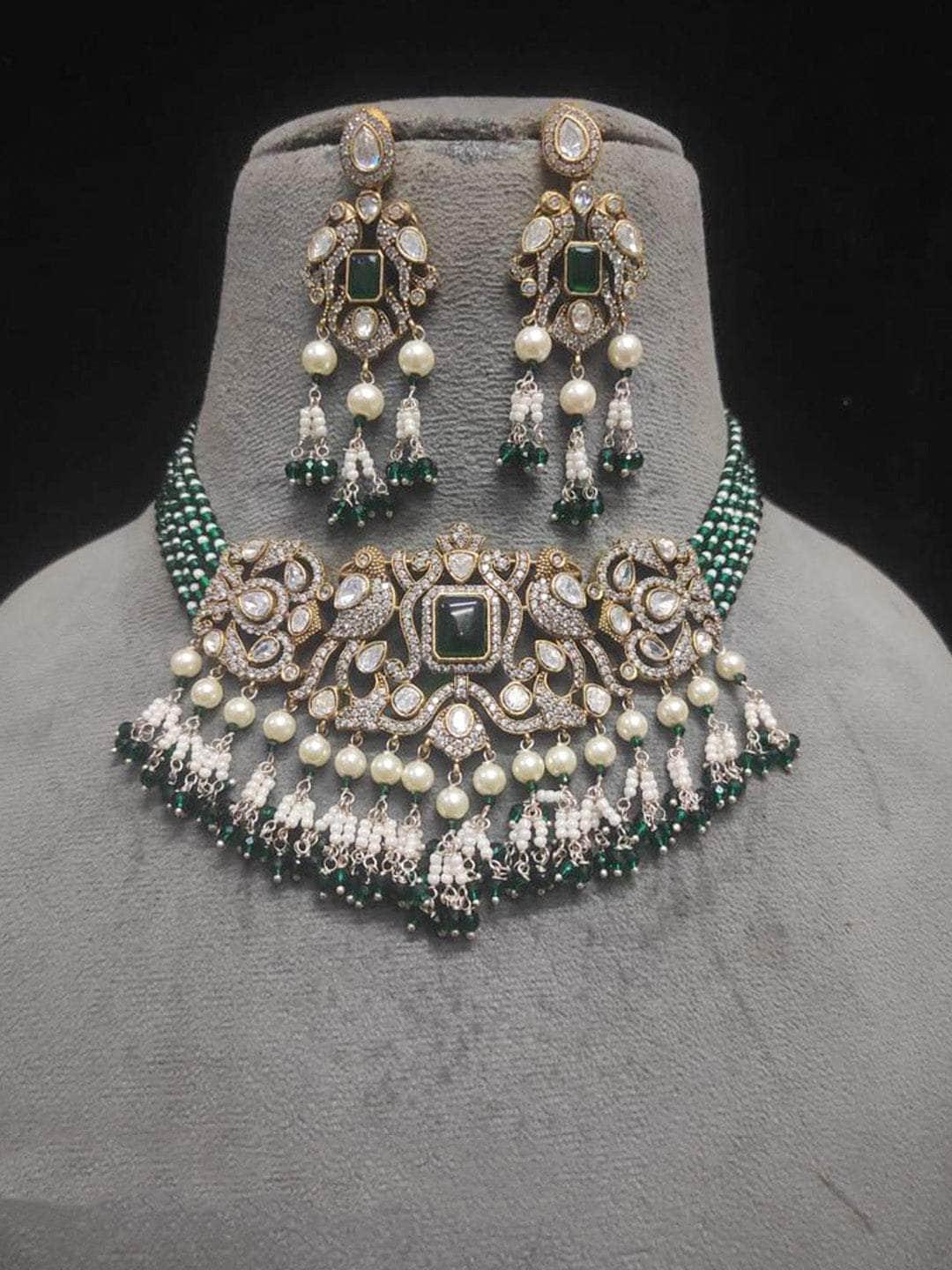 Buy Beaded Kundan Pendant Necklace Set Online - Ishhaara
