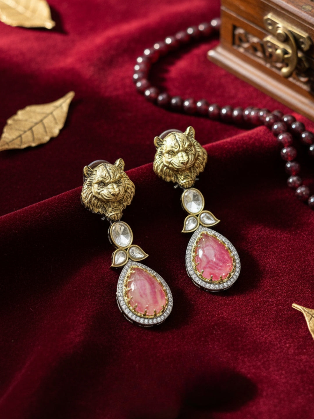 Buy Antique Tiger Face With Rose Quarts Stone Online - Ishhaara