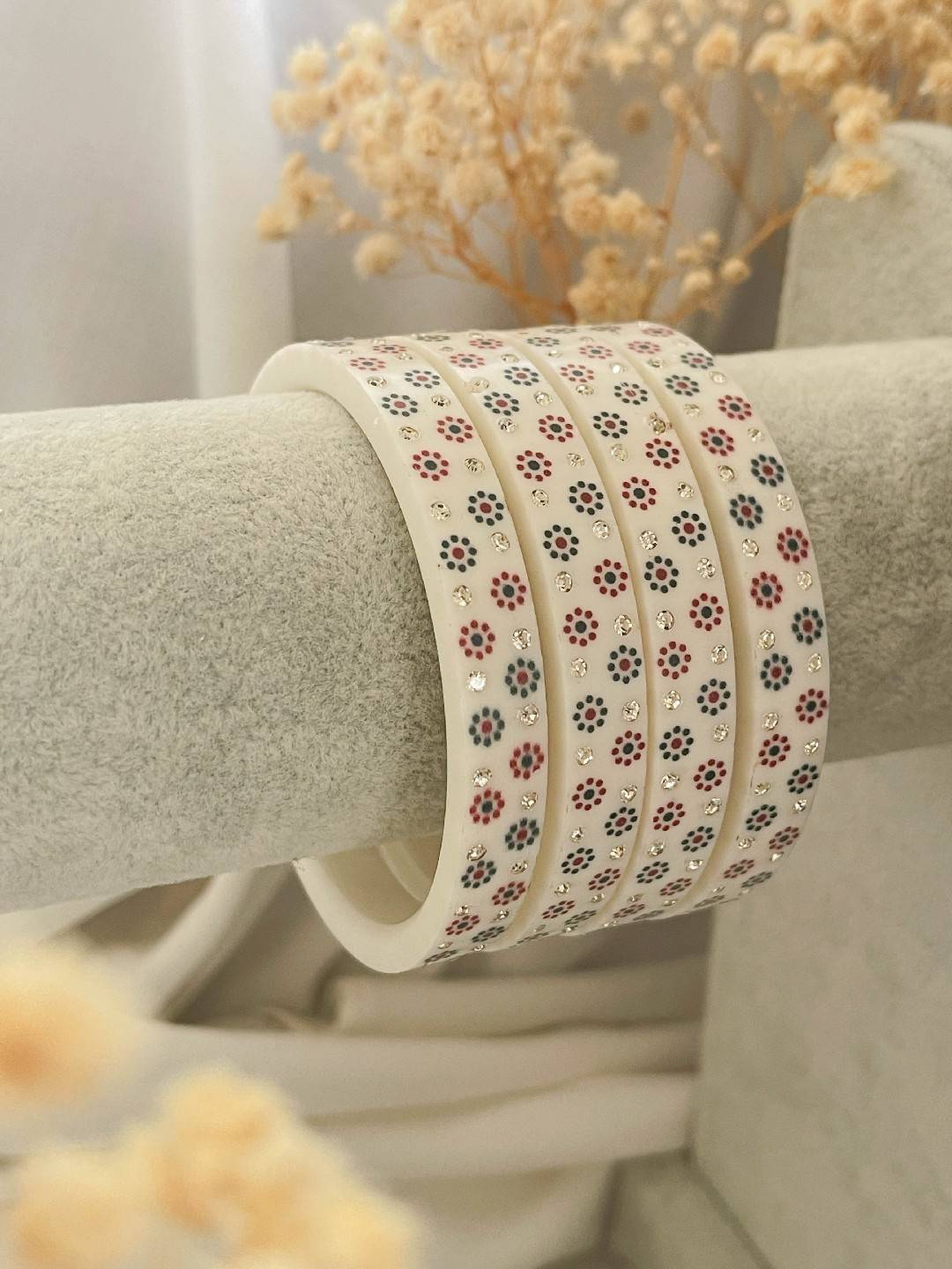 Buy Bindi Flower Traditional Bangles Online - Ishhaara