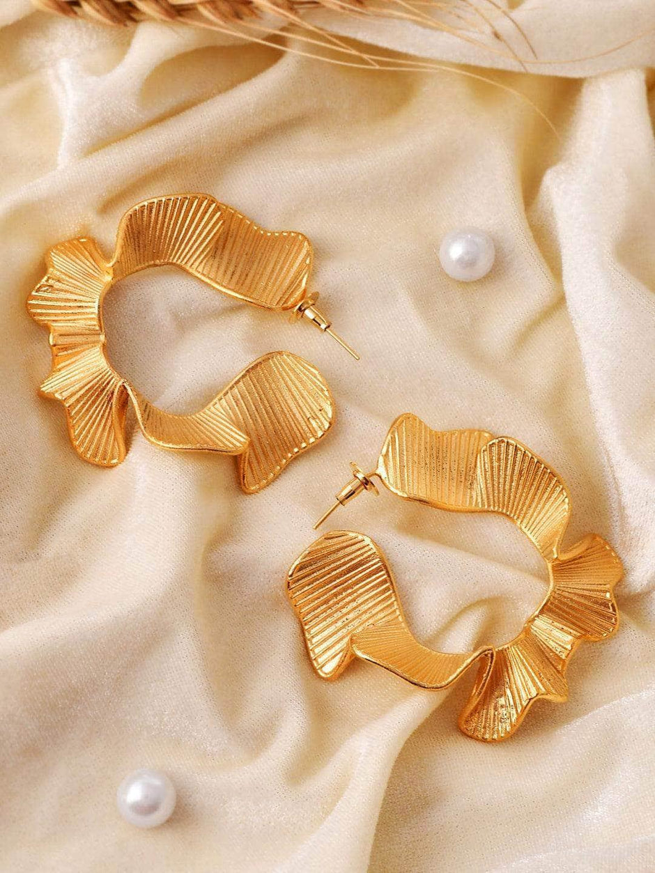 Buy Chunky Wavy Hoop Earring Online - Ishhaara
