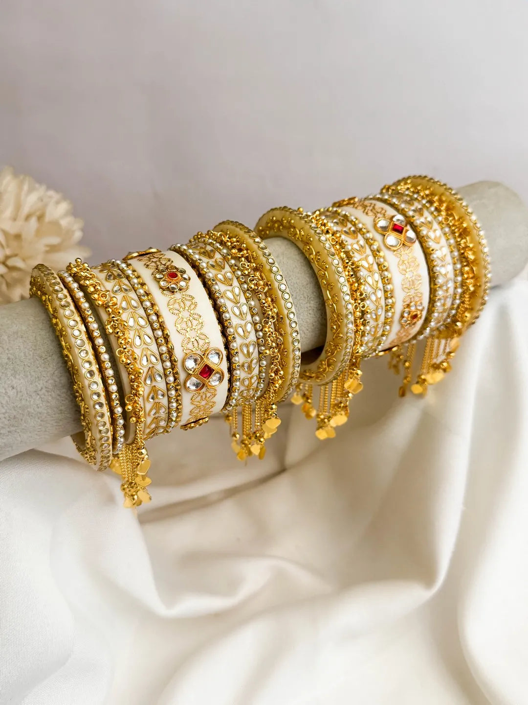 Buy Elegant White Bangles Chooda Set Online - Ishhaara