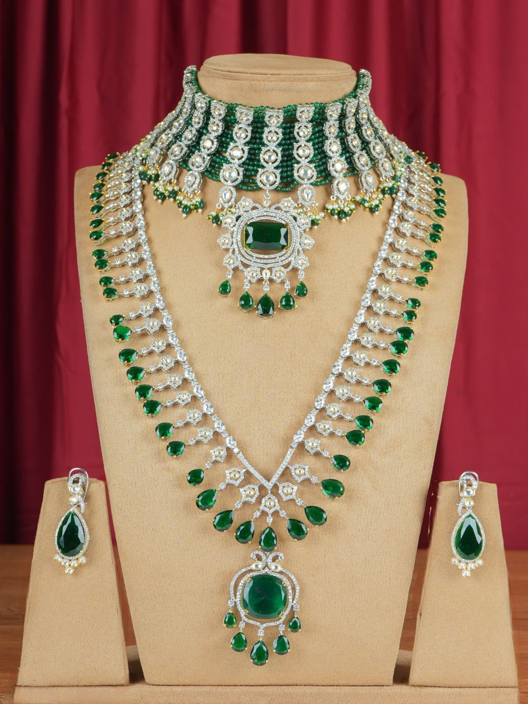 Buy Emerald Layered Bridal Necklace Online - Ishhaara