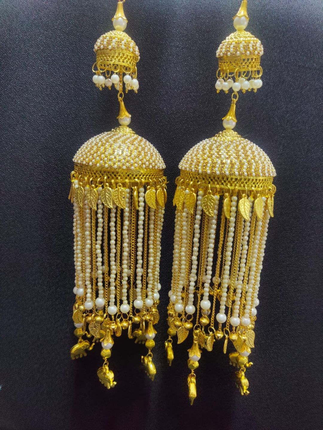 Buy Golden Heavy Metal Base Kaleera With White Pearls Chain Online ...