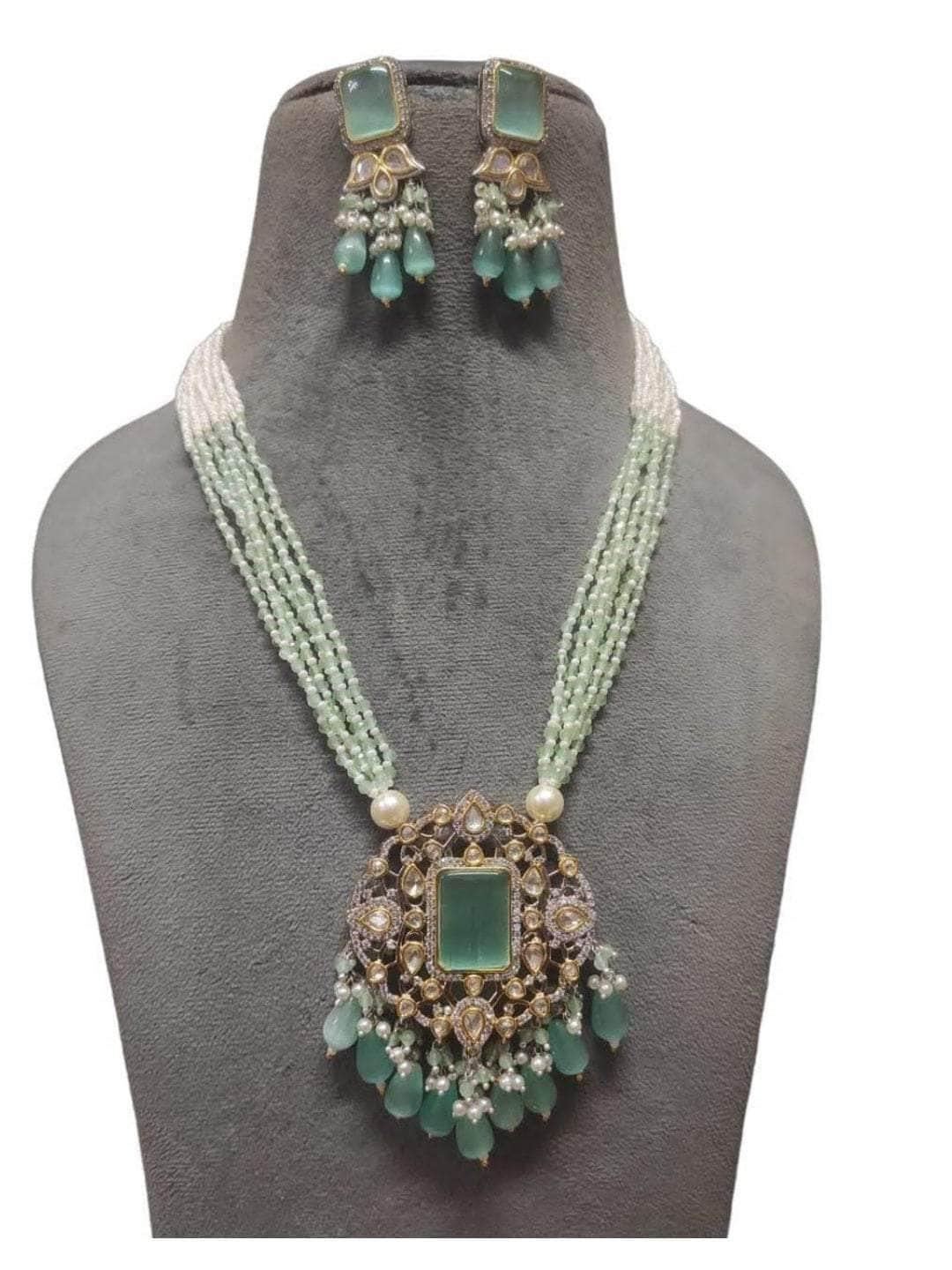 Buy Heavy Pendant Long Chain Online - Ishhaara