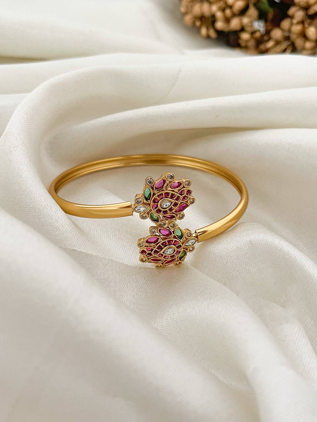 Buy Matte Finish Kemp Stone Kada Online - Ishhaara