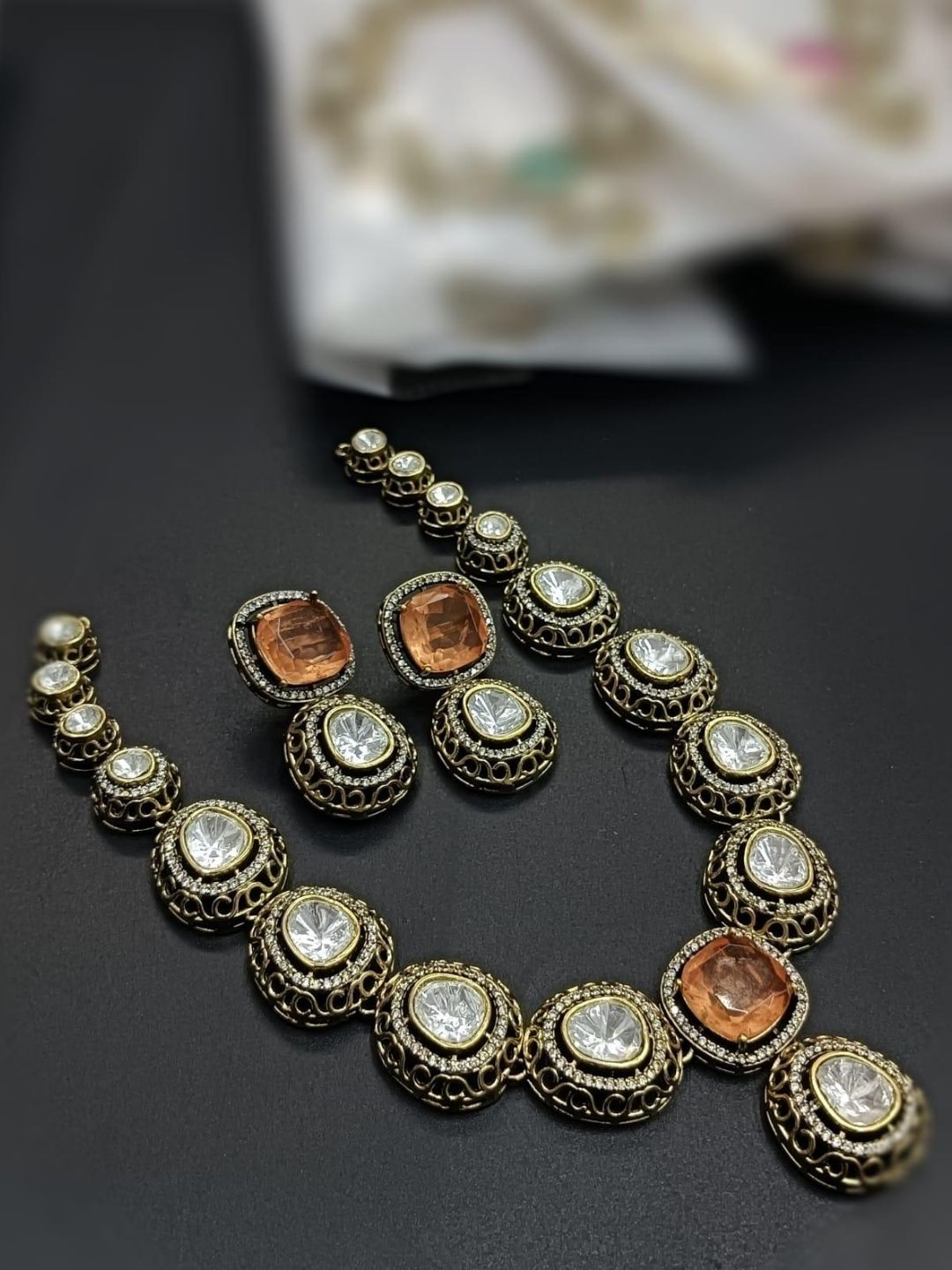 Buy Beautiful Round Shape Design Victorian Necklace Online - Ishhaara
