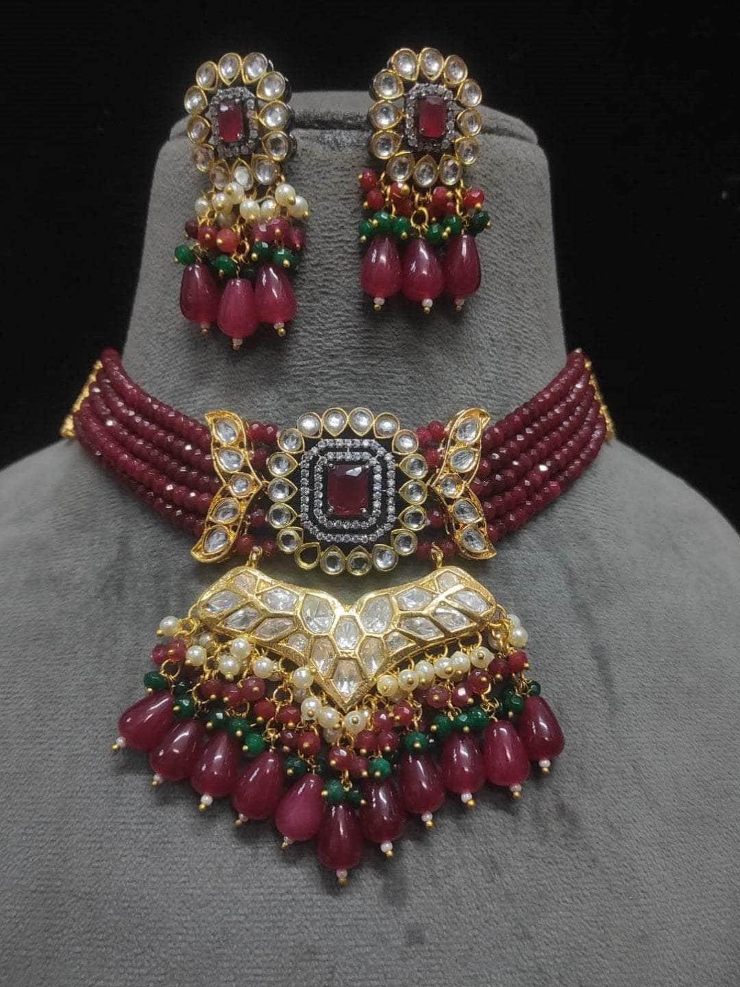 Buy Lustrous Class Necklace Online - Ishhaara