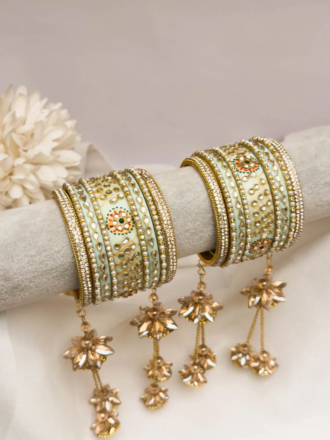 Buy Traditional Rajwada Bridal Chooda With Jhula Bangles Online - Ishhaara