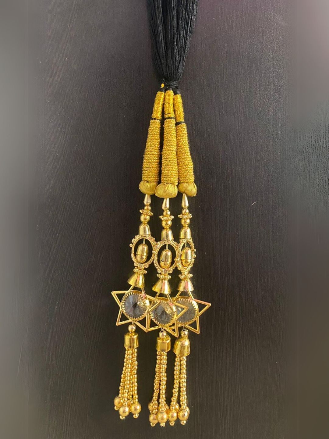 Buy Unique Style Beautiful Punjabi Paranda Online - Ishhaara