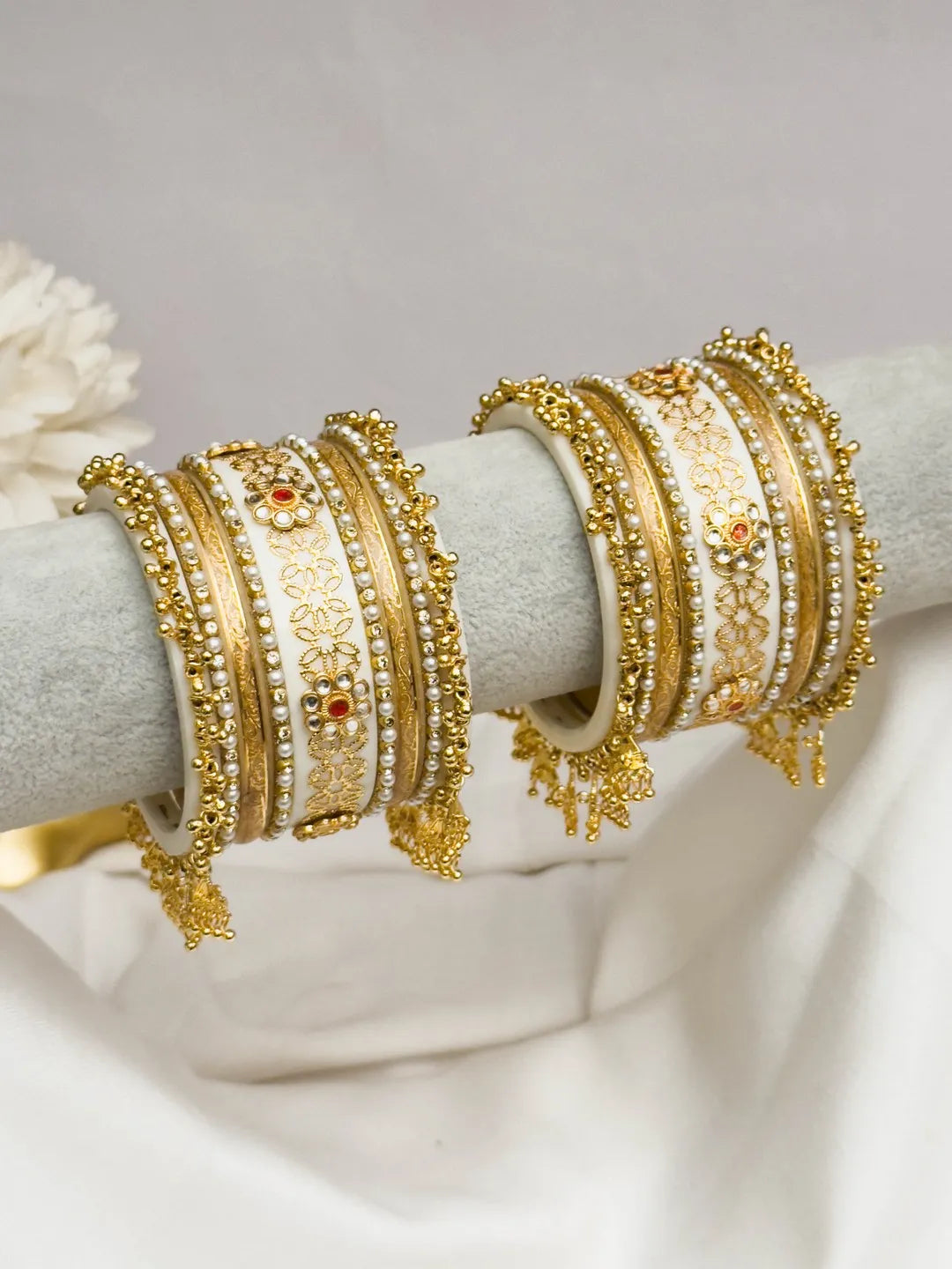 Buy White Kundan Studded Short Chooda Set Online - Ishhaara