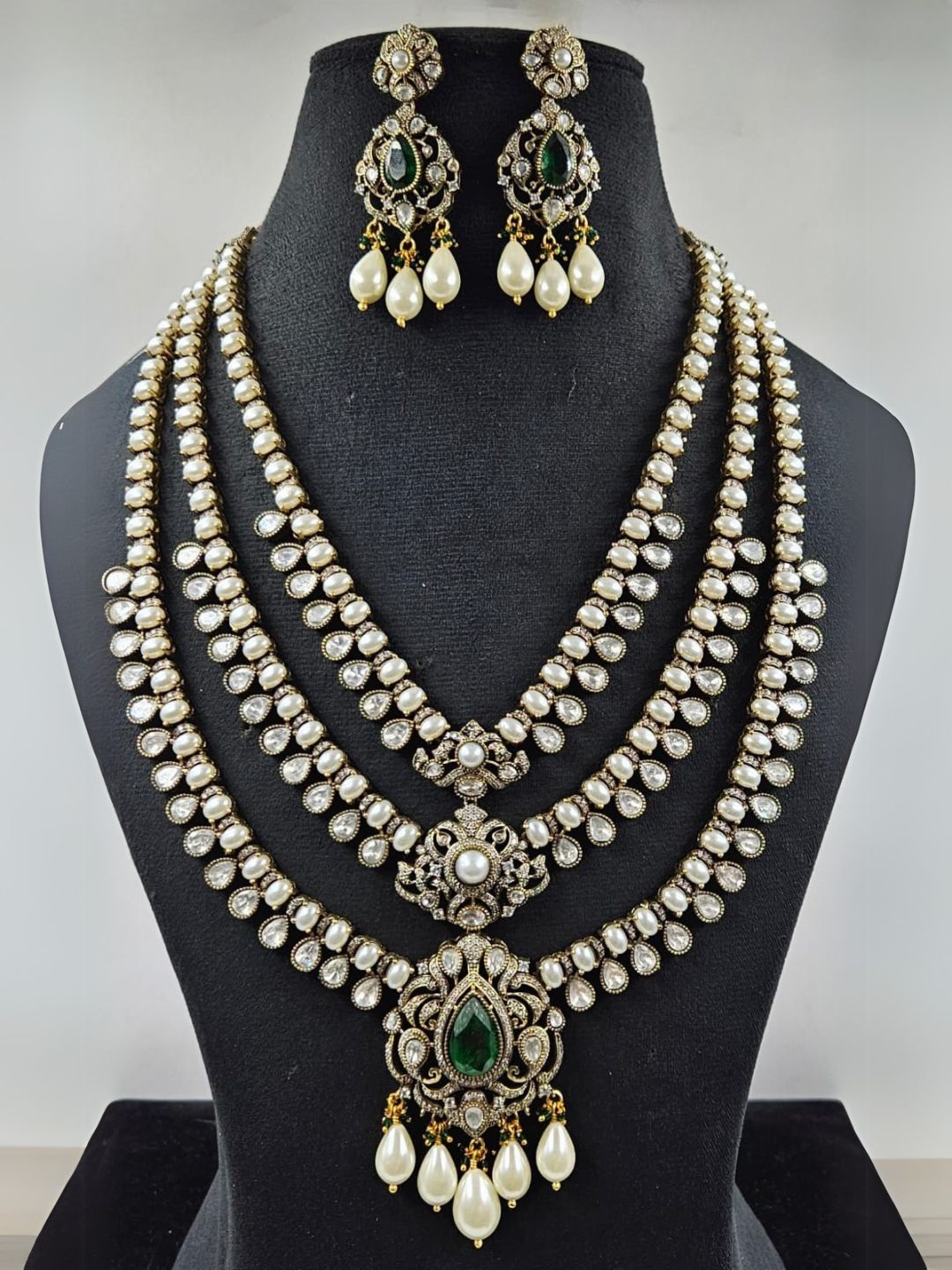 Buy Traditional Multi Layered Multi Colored Necklace Set Online - Ishhaara
